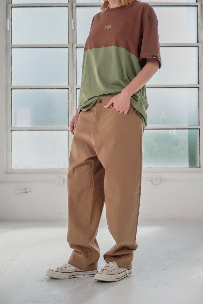 Pantalón Baggy Straight Atemporal Camel - VITA MAYORISTAS