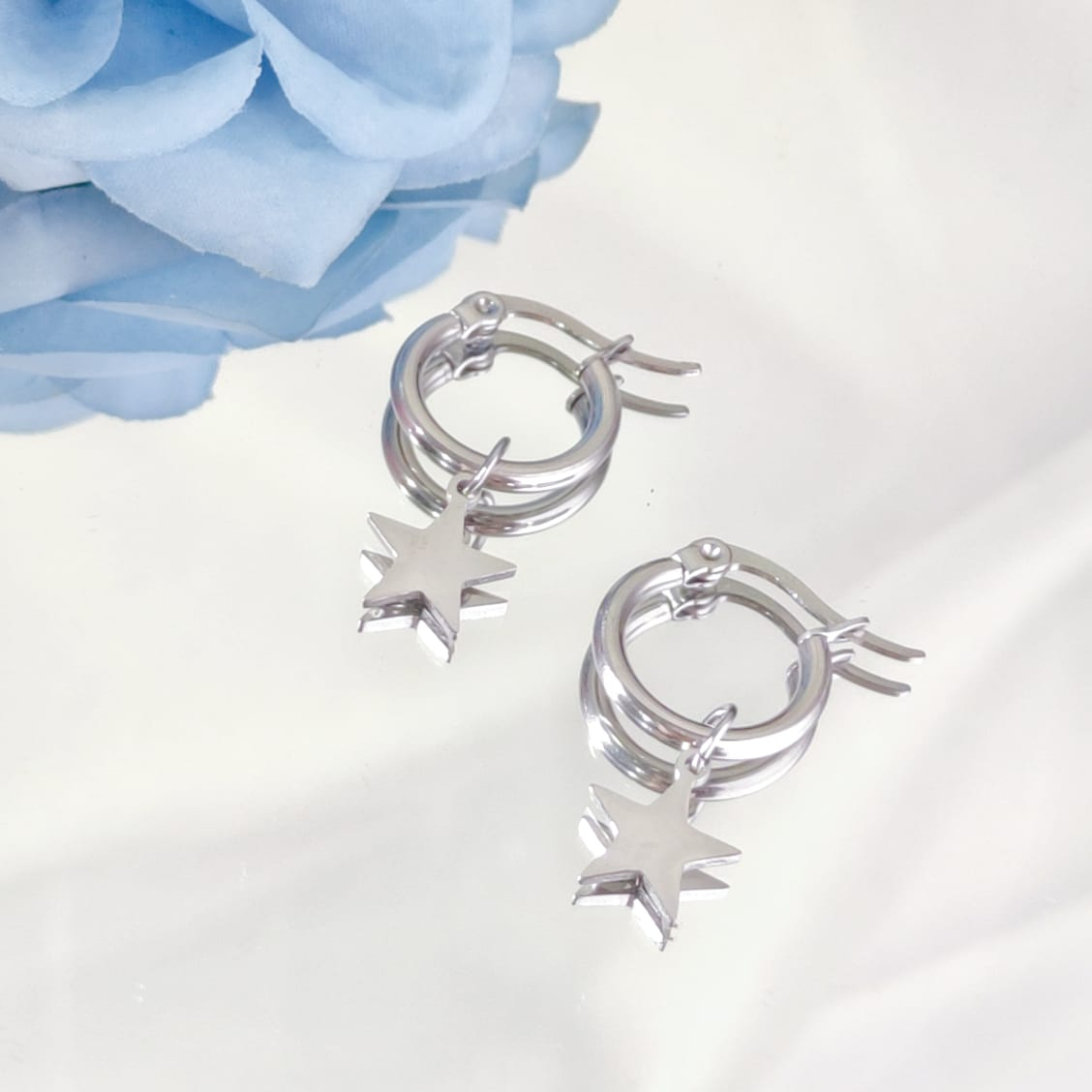 Aritos Argollas Con Dije Estrella - PLUS MAYORISTA